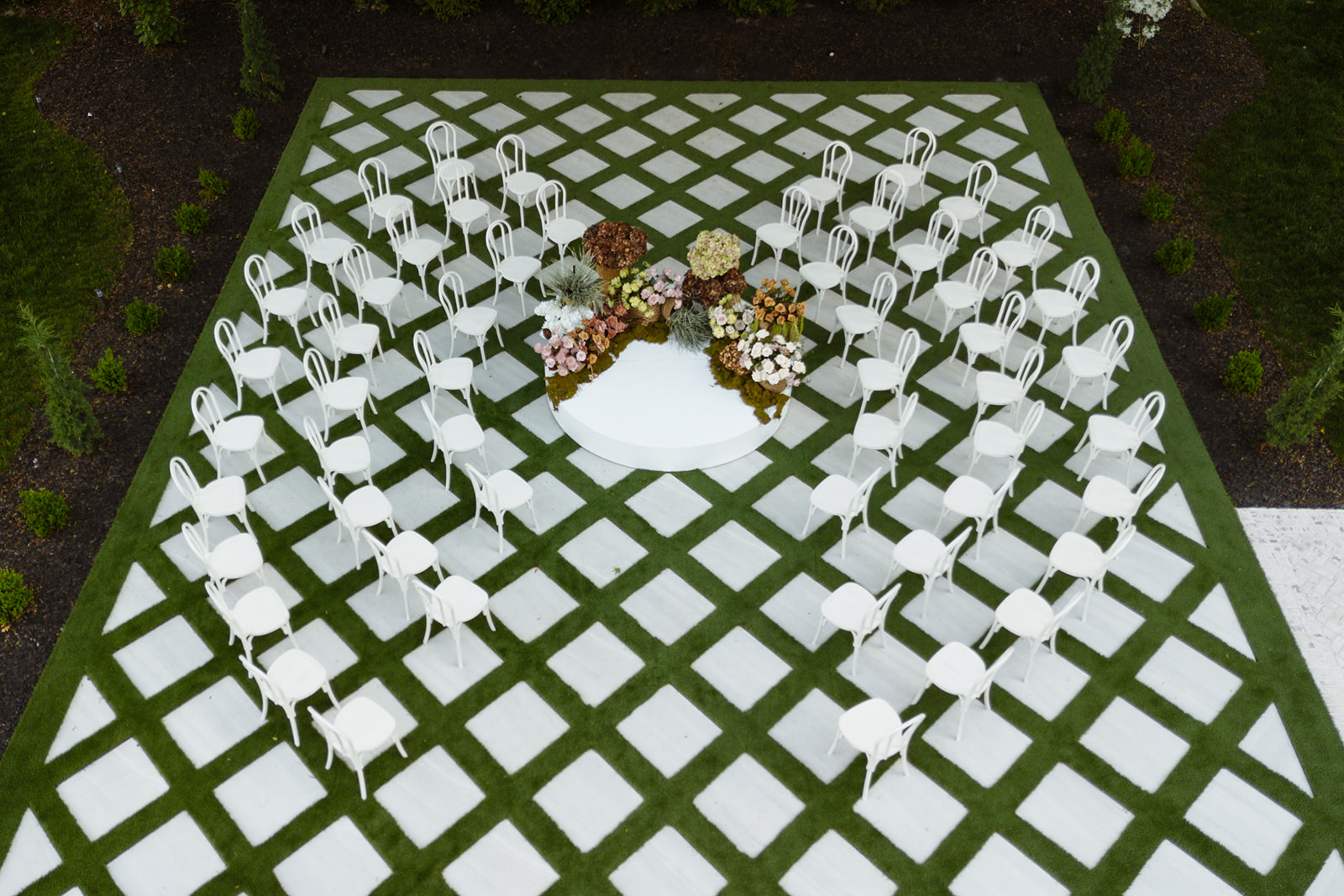 A Modern Garden Ceremony at The Greenhouse at Arrows Farm | North ...